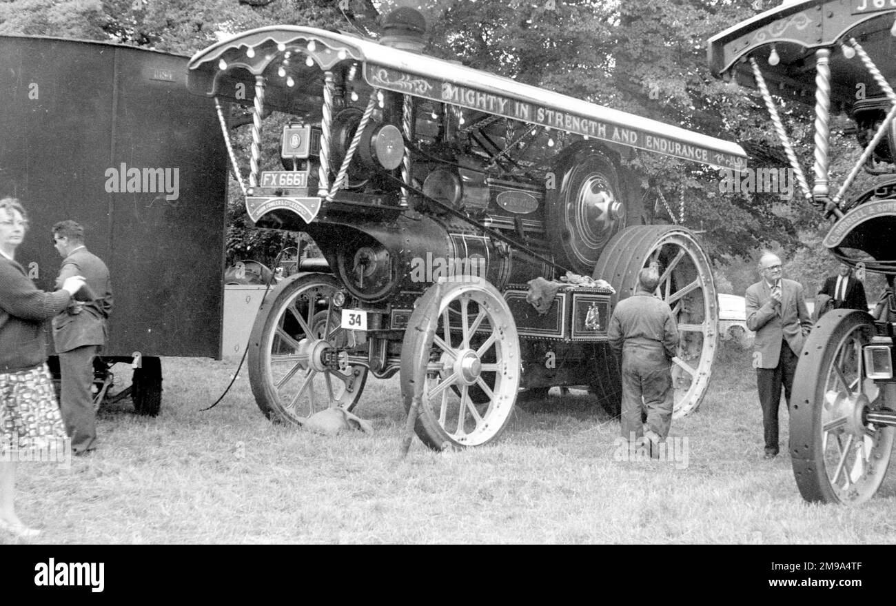 Fowler showmans Road Locomotive, regn. FX6661, number 15657 The Iron ...