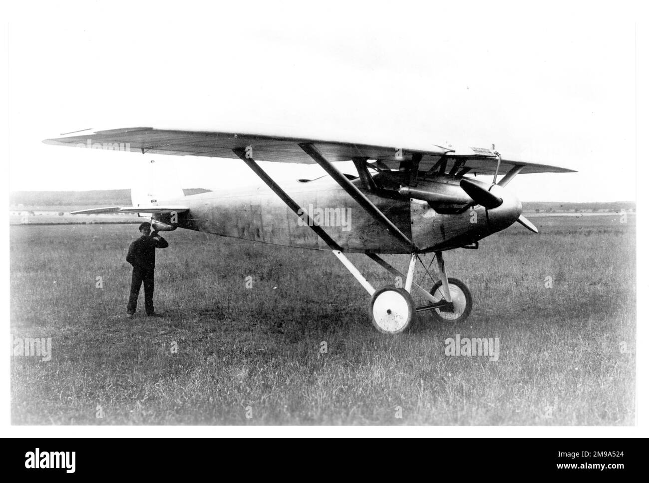 Daimler L.14 fighter. Powered by a 185hp Daimler D.IIIb water-cooled V-8 engine (not to be ...
