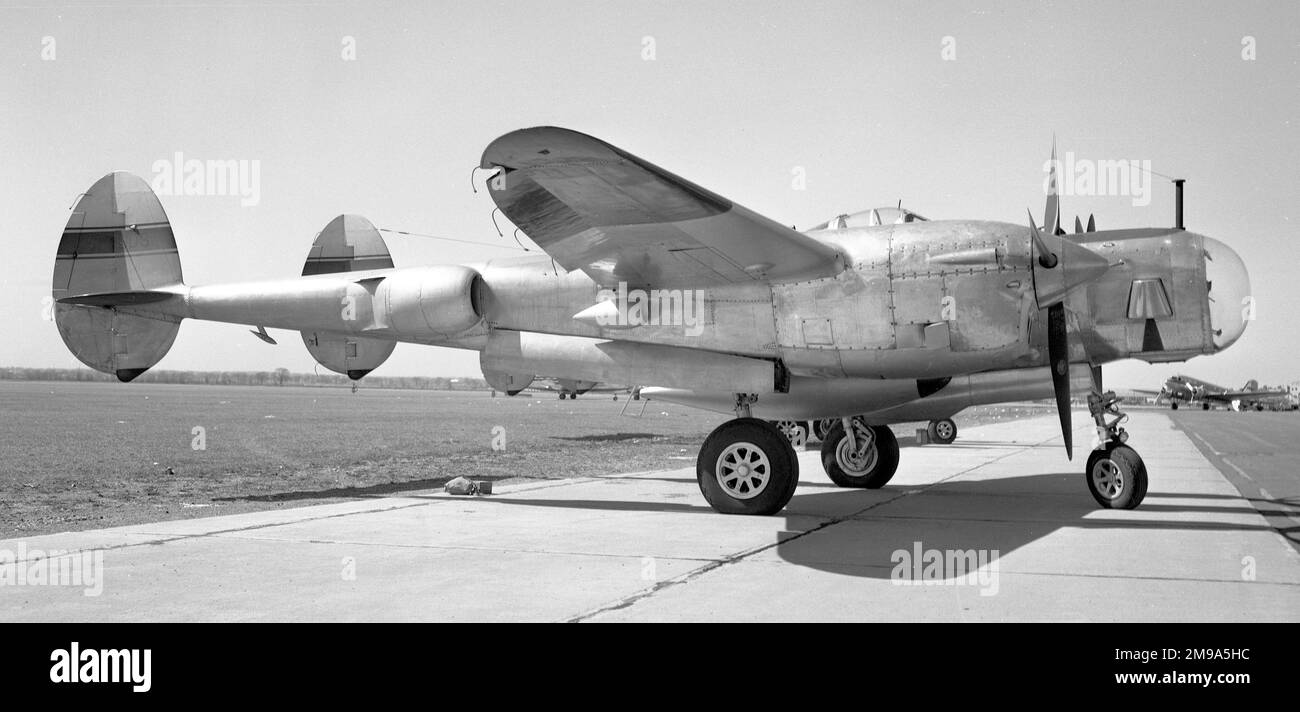 Lockheed P-38L-5-LO Lightning CF-GDS (msn 422-8342 / 44-53087) of ...