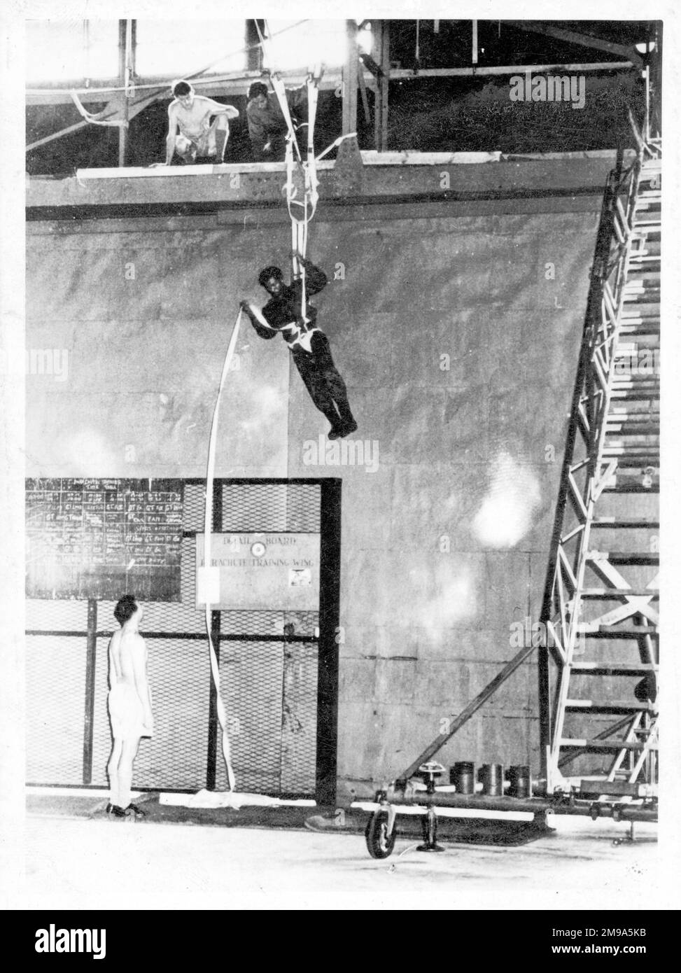 Paratroop hi-res stock photography and images - Alamy