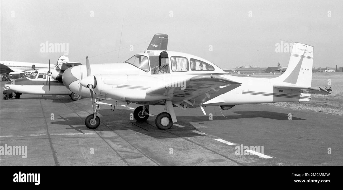 Twin navion hi-res stock photography and images - Alamy