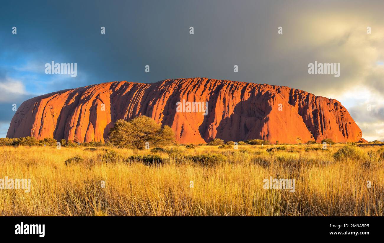 Rock aboriginal hi-res stock photography and images - Alamy