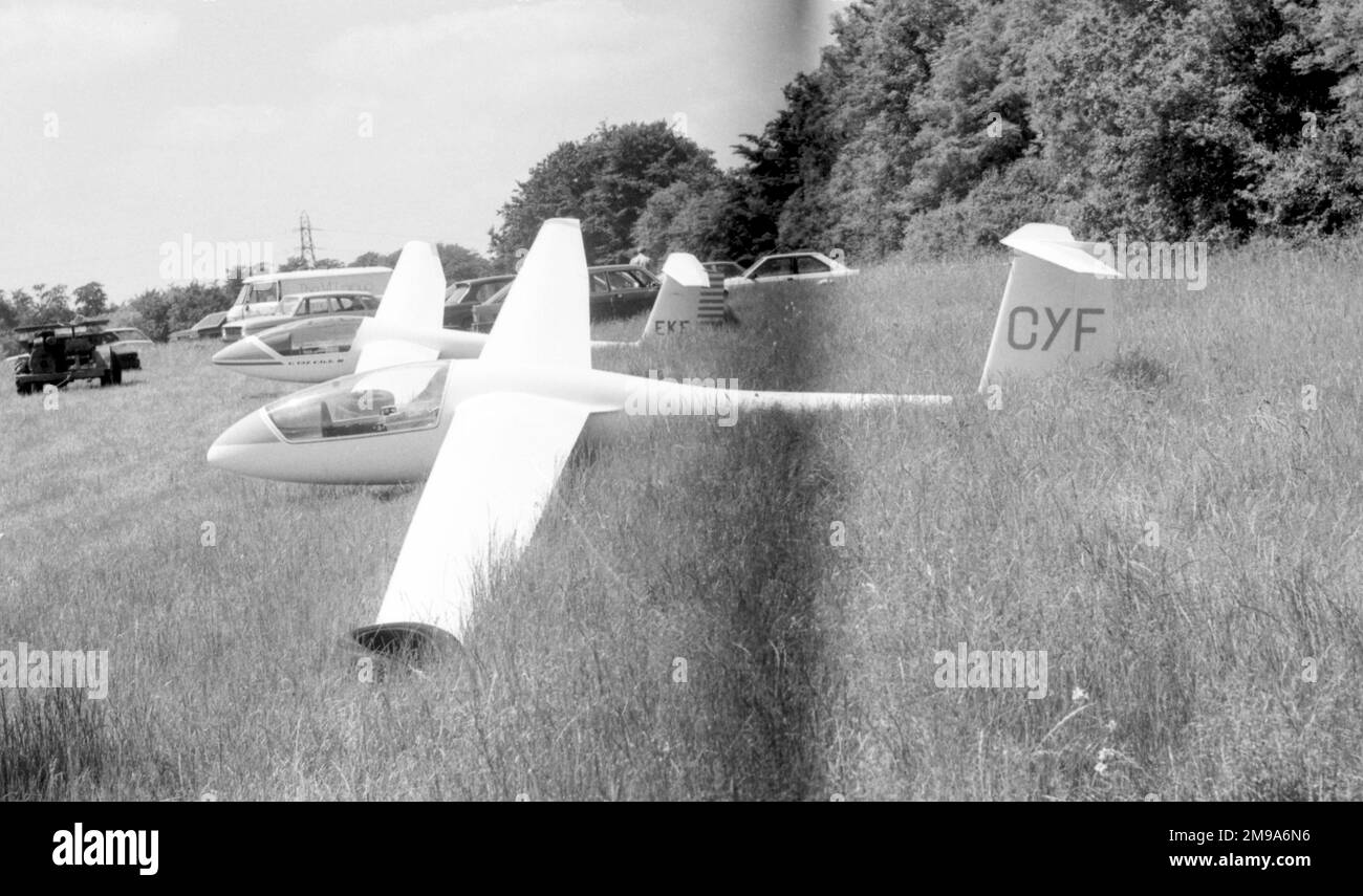 Schempp-Hirth Standard Cirrus 'CYF', single-seat Standard-class high ...