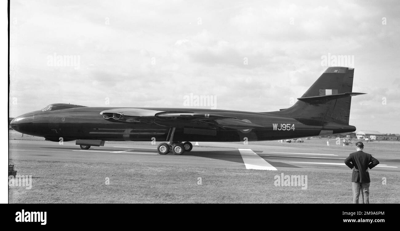 Vickers Valiant Mk.2 WJ954 at the 1953 SBAC Farnborough air-show Stock ...