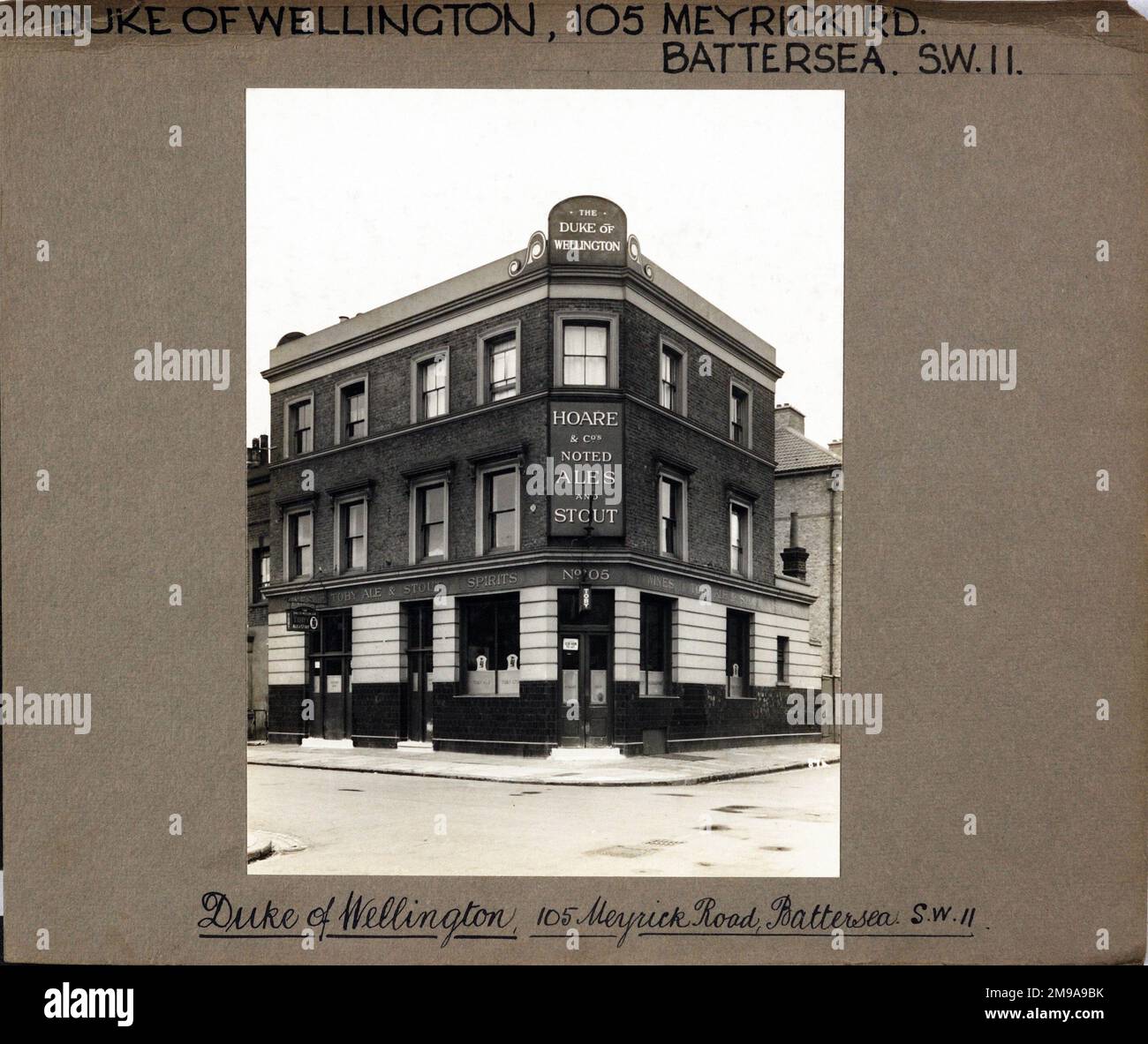 Wellington pub london hi-res stock photography and images - Alamy