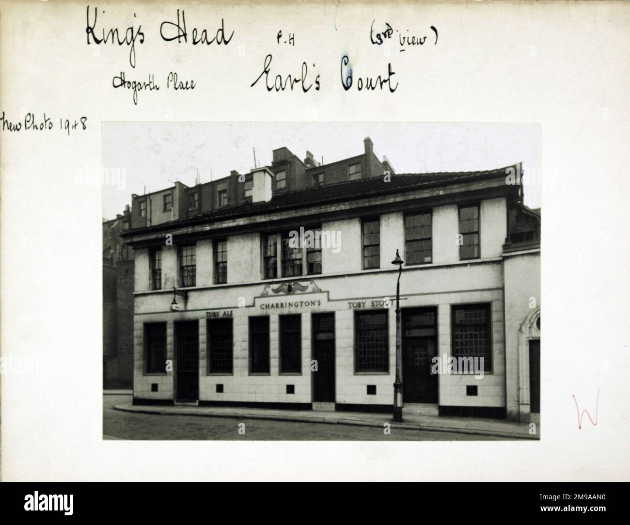 Pub london 1940s hi-res stock photography and images - Alamy