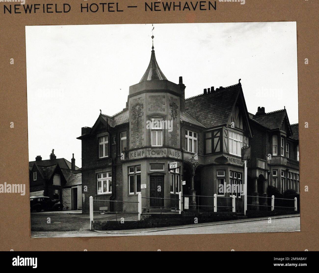 Newfield house hi-res stock photography and images - Alamy