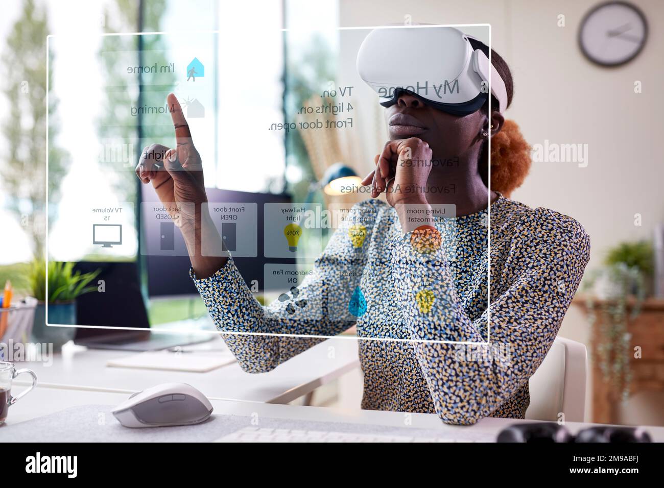 Projection screen 20s hi-res stock photography and images - Alamy