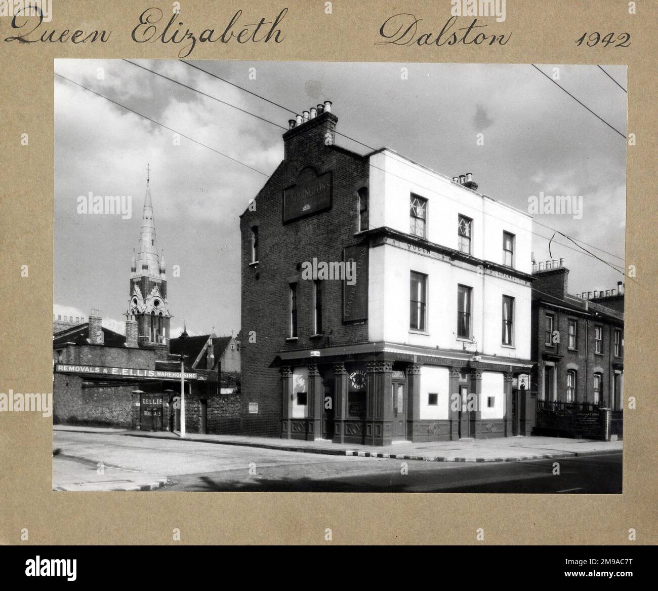 July 1942 queen hi-res stock photography and images - Alamy