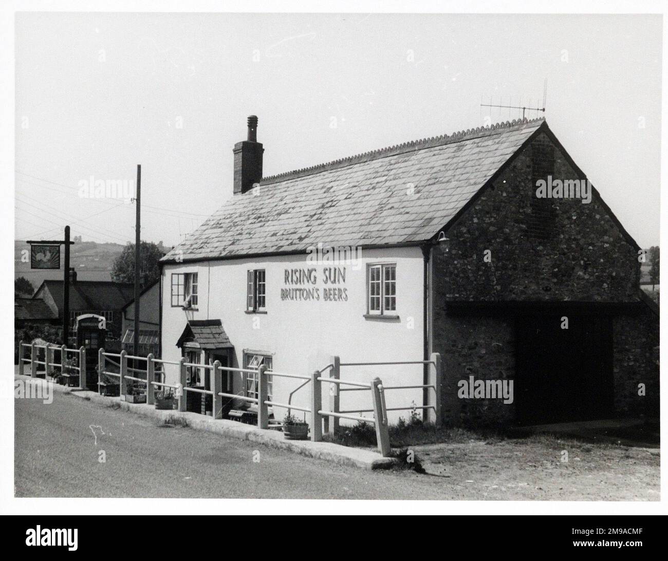 Rising sun pub Cut Out Stock Images & Pictures - Alamy