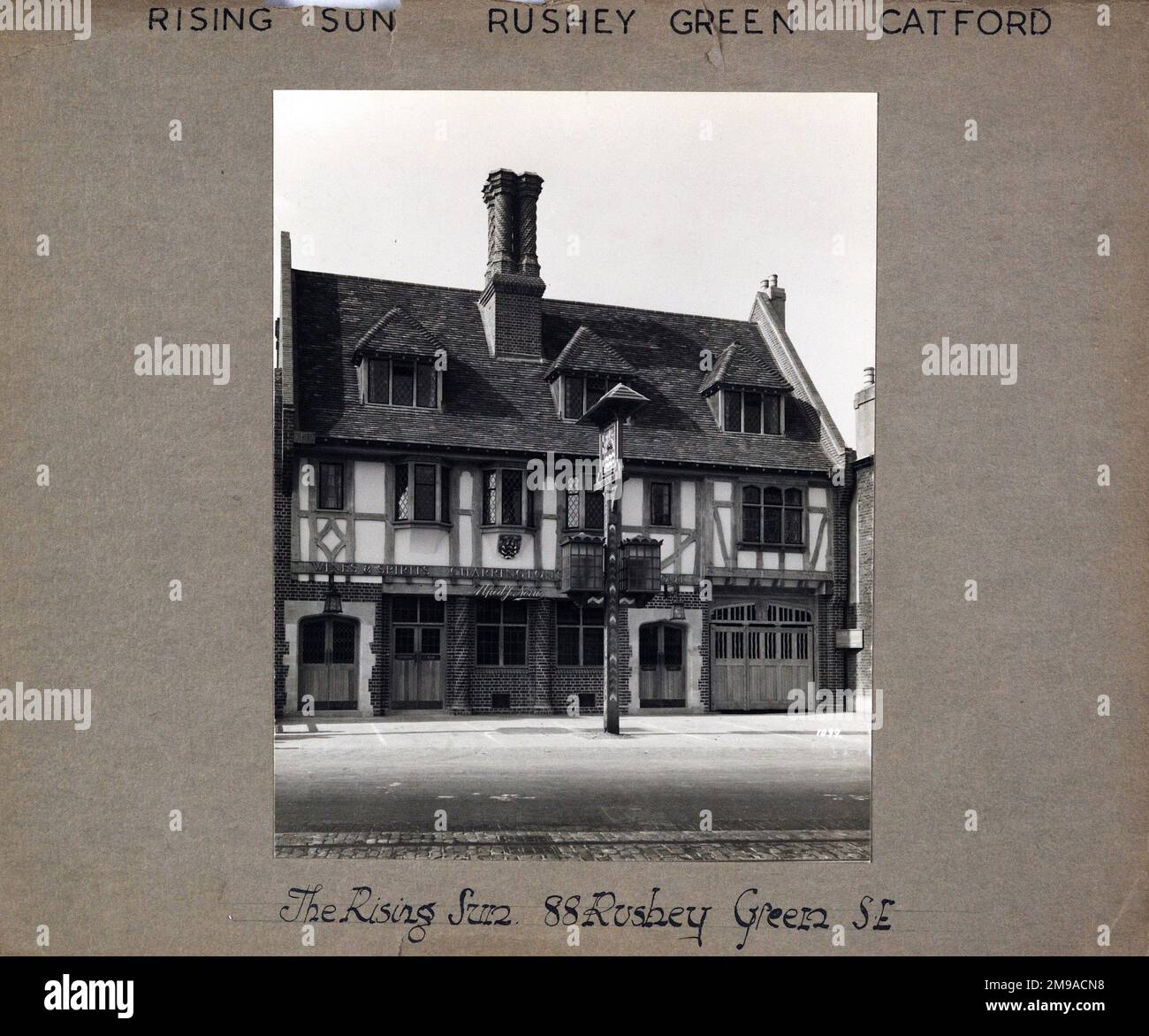 The rising sun pub london hi-res stock photography and images - Alamy