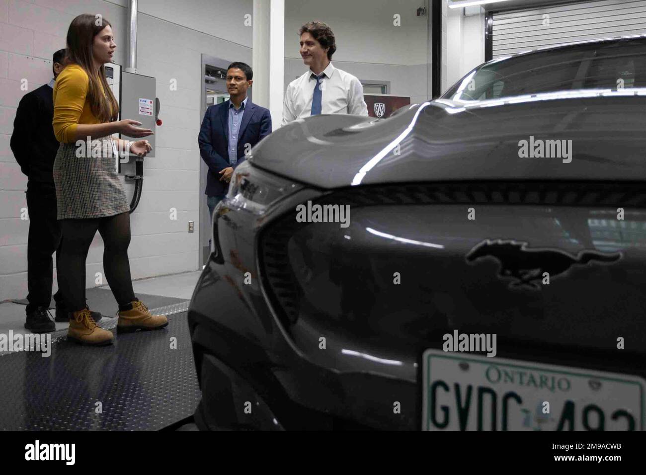 Prime Minister Justin Trudeau tours the University of Windsor‚Äôs ...