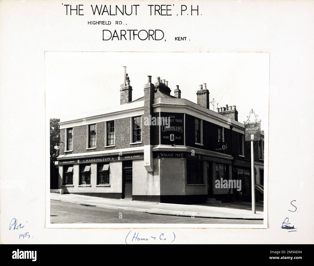Photograph of Walnut Tree PH, Dartford, Kent. The main side of the ...