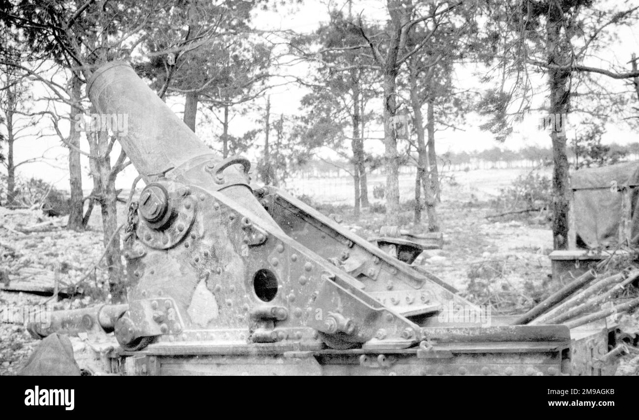 Transportation of heavy artillery hi-res stock photography and images ...