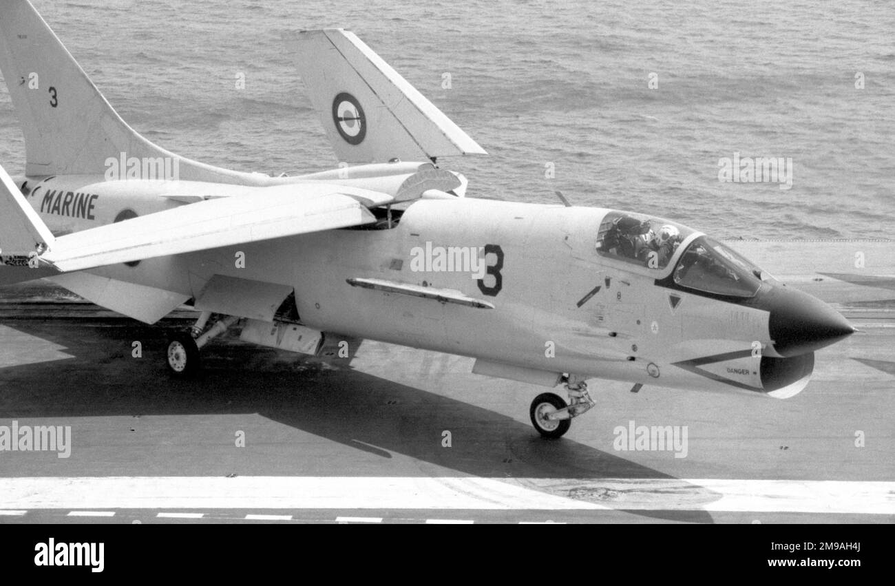 Catapult to launch Black and White Stock Photos & Images - Alamy