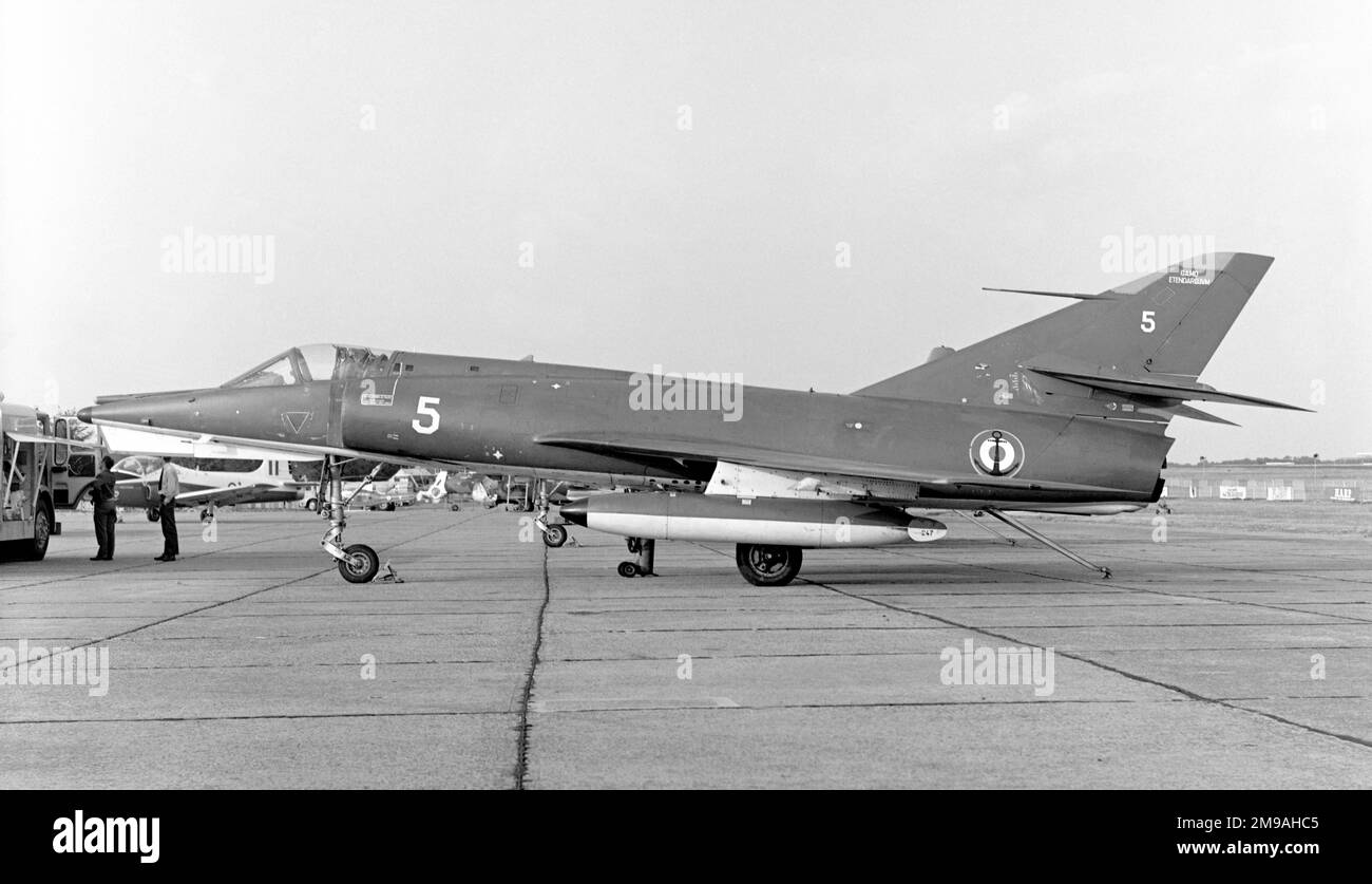 Aeronavale - Dassault Etendard IVM '5', at Royal Naval Air Station ...