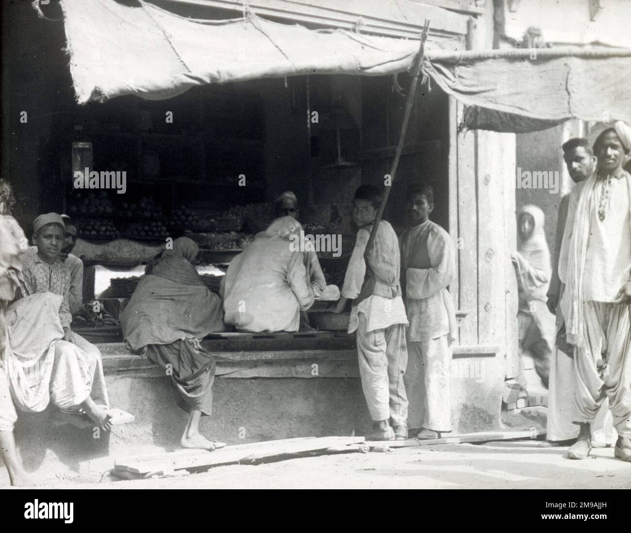 1900s cafe hi-res stock photography and images - Alamy