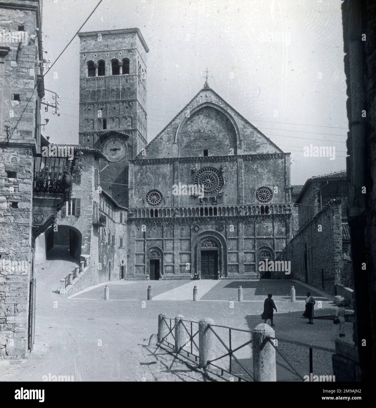 1950s historical catholic church hi-res stock photography and images ...