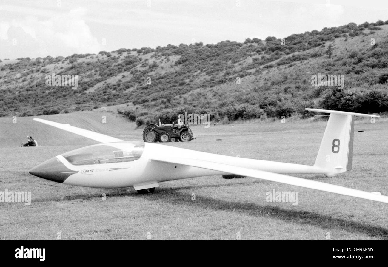 Schleicher ASW20L '8'. at the London Gliding Club, on Dunstable Downs ...