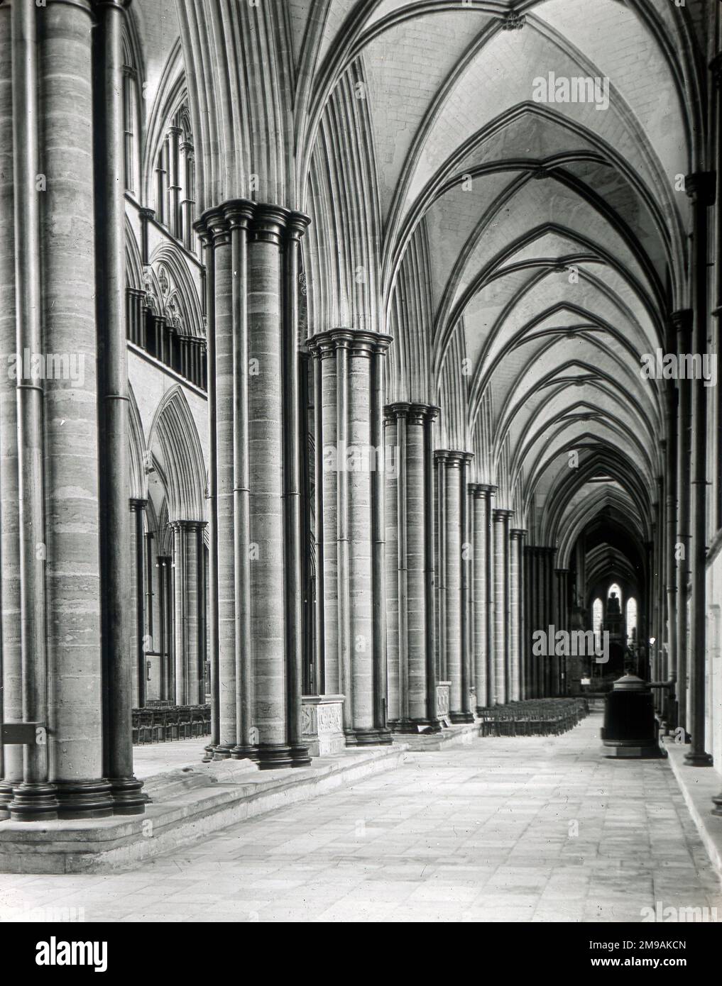 South Aisle of Nave, Salisbury Cathedral, Wiltshire Stock Photo - Alamy