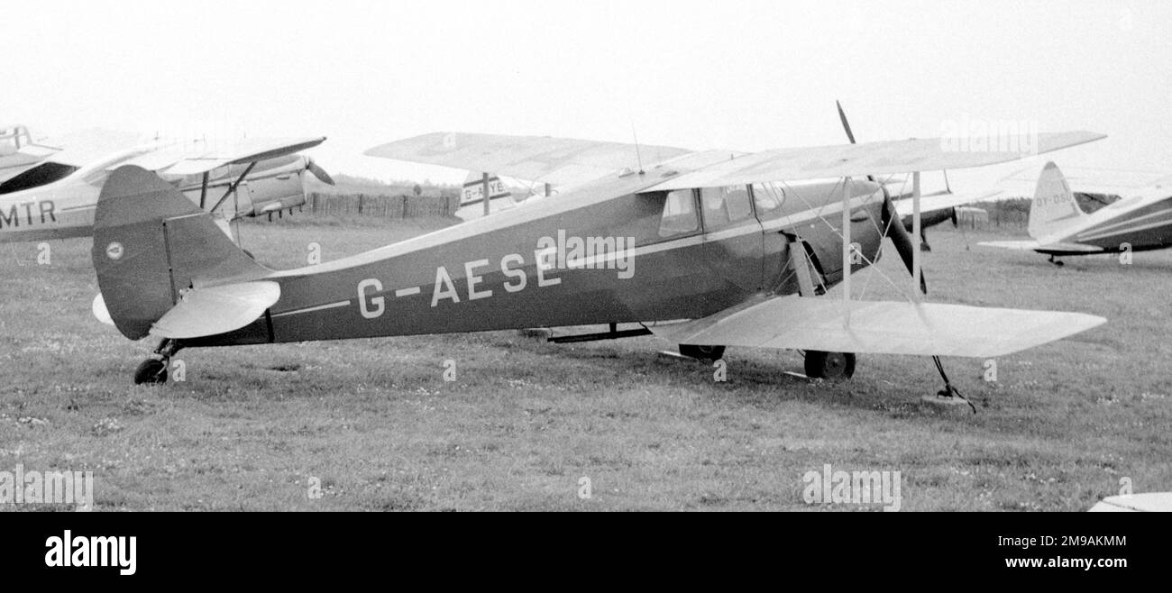 de Havilland DH.87B Hornet Moth G-AESE Stock Photo - Alamy