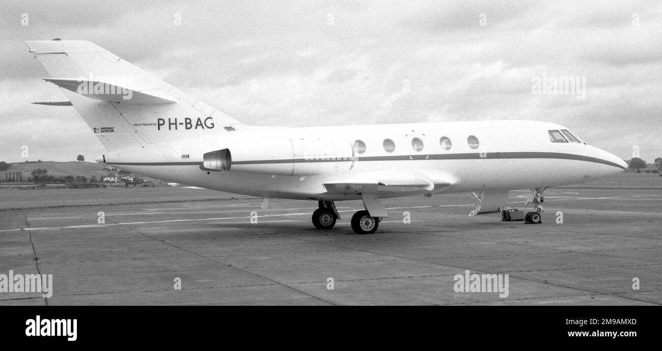 Falcon 20 Black and White Stock Photos & Images - Alamy