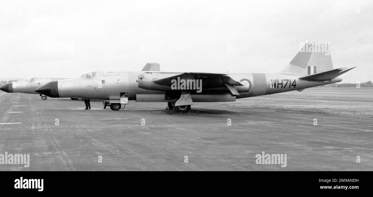 Raf english electric canberra aircraft hi-res stock photography and ...