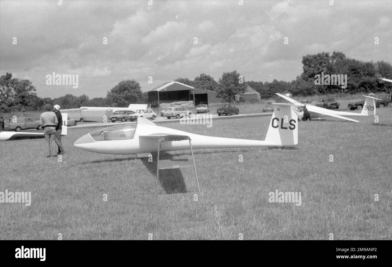 Schempp hirth standard cirrus Black and White Stock Photos & Images - Alamy