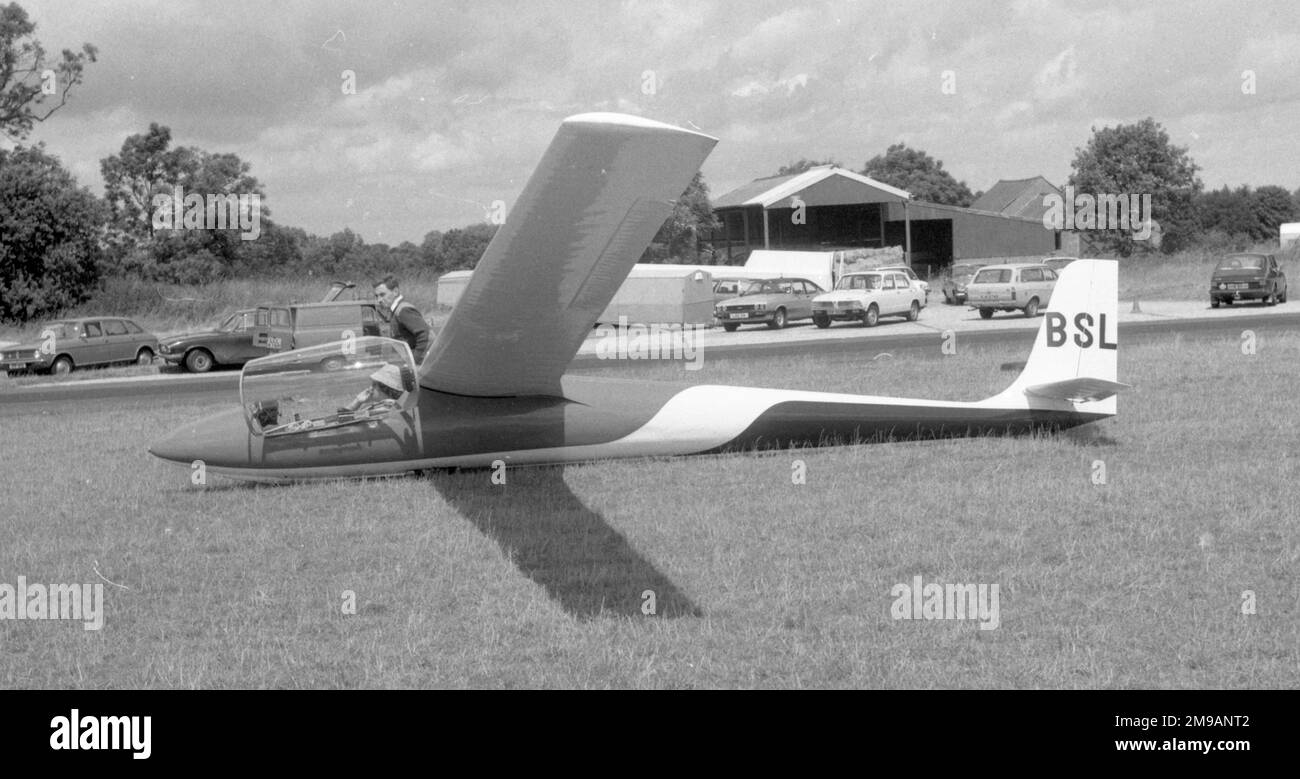 Slingsby T.51 Dart 17 'BSL' (msn 1445, BGA 1197, civil reg G-DBSL), at ...