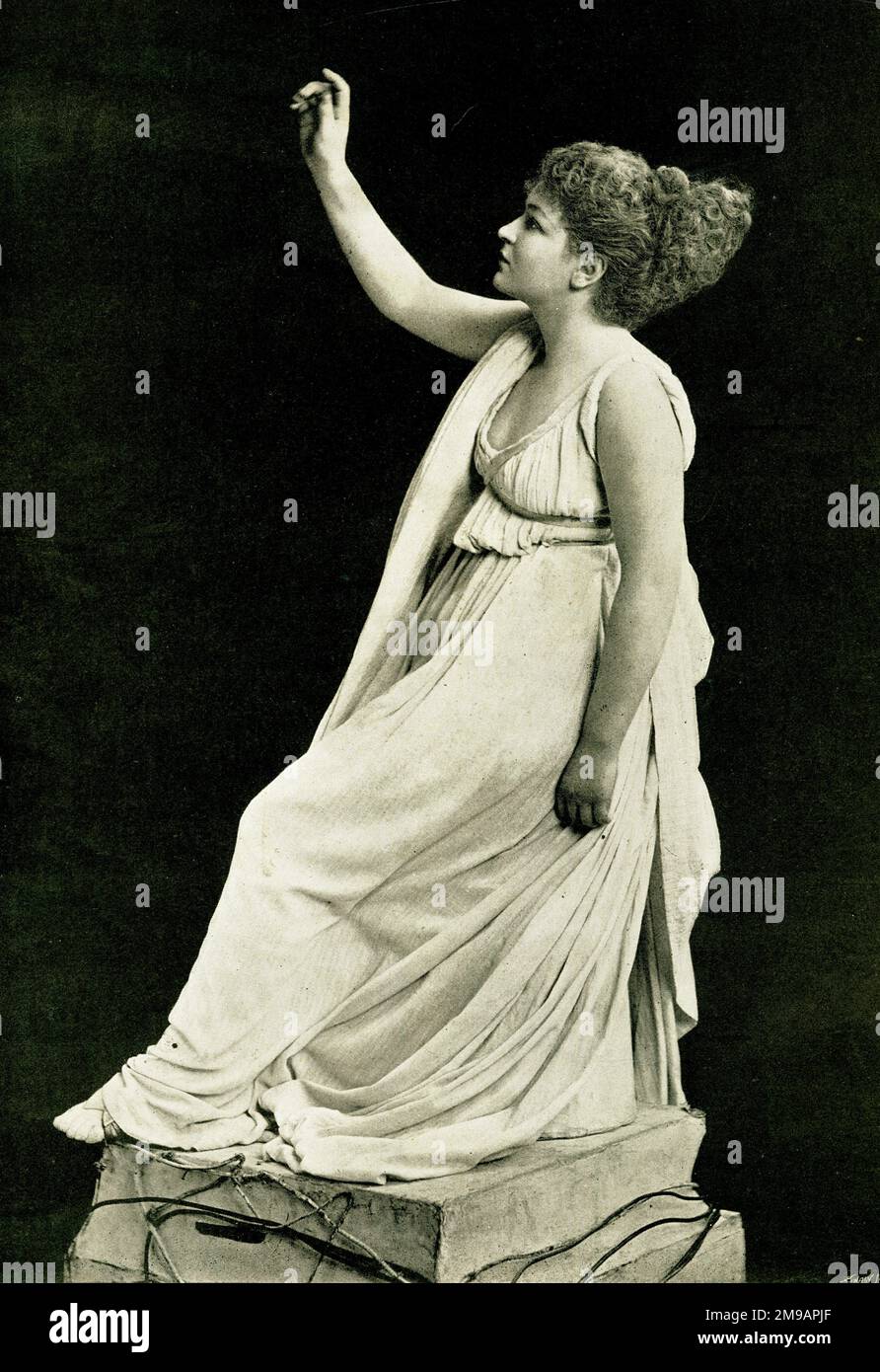 Classical actress hi-res stock photography and images - Alamy