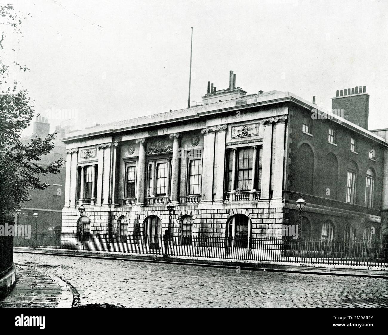 Trinity House, Tower Hill, London Stock Photo - Alamy