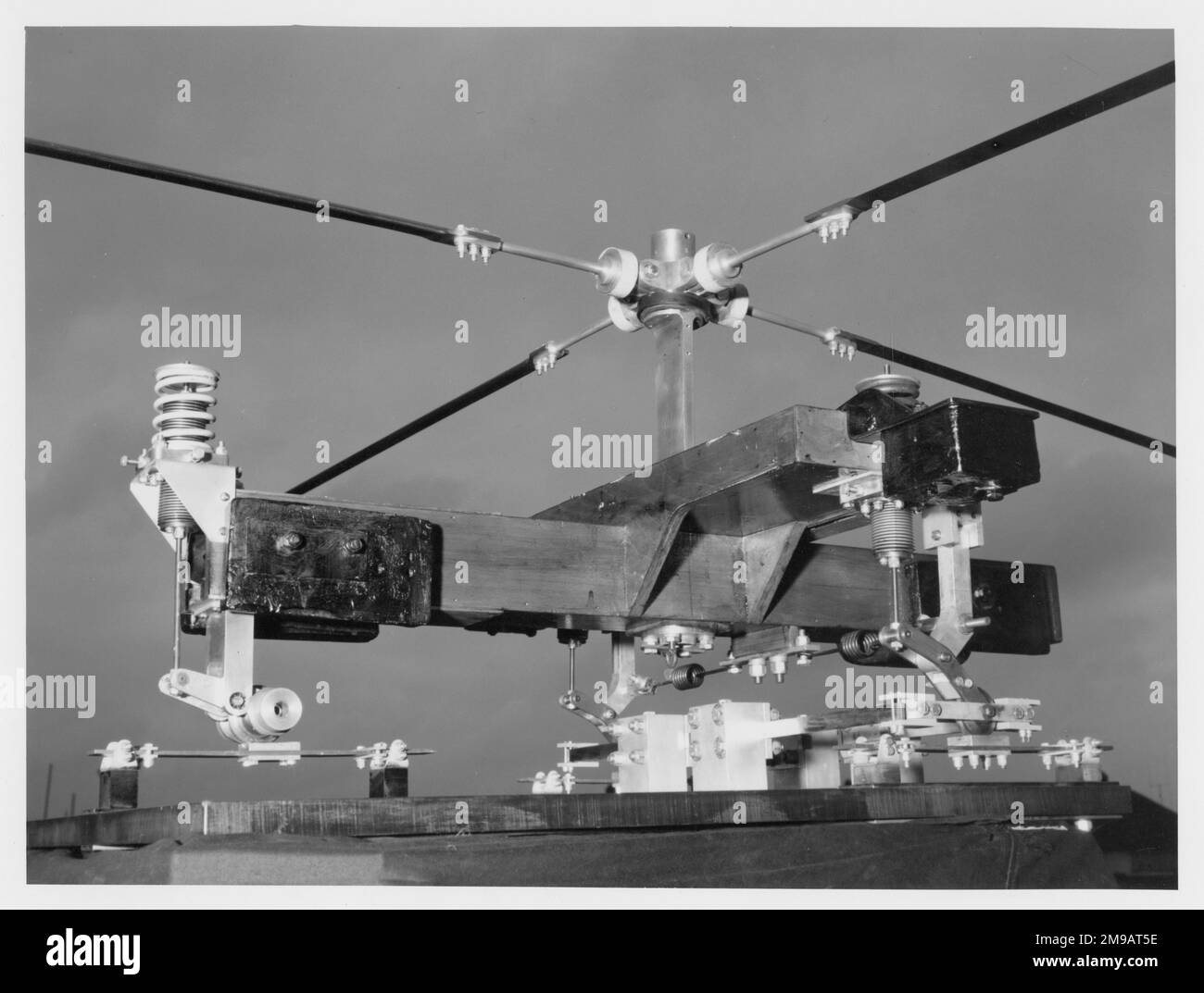 Fairey Rotodyne dynamic model, to assess vibration and resonance with a ...