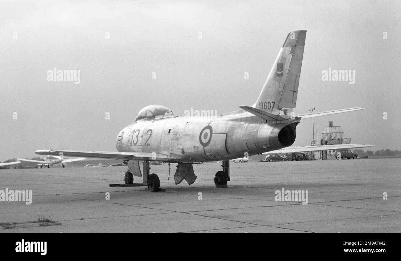 F 86e 6 can hi-res stock photography and images - Alamy