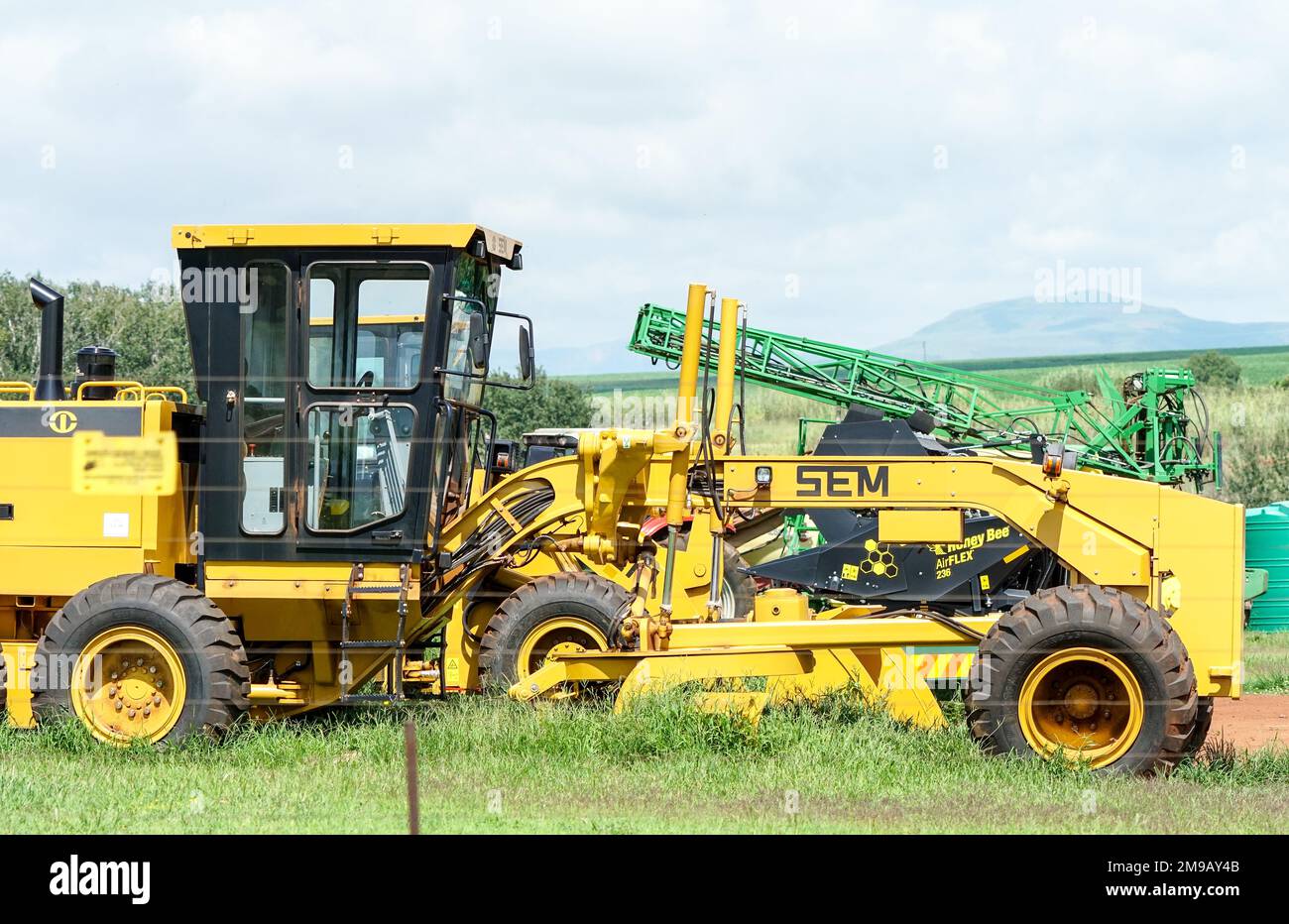 Motor grader hi-res stock photography and images - Alamy