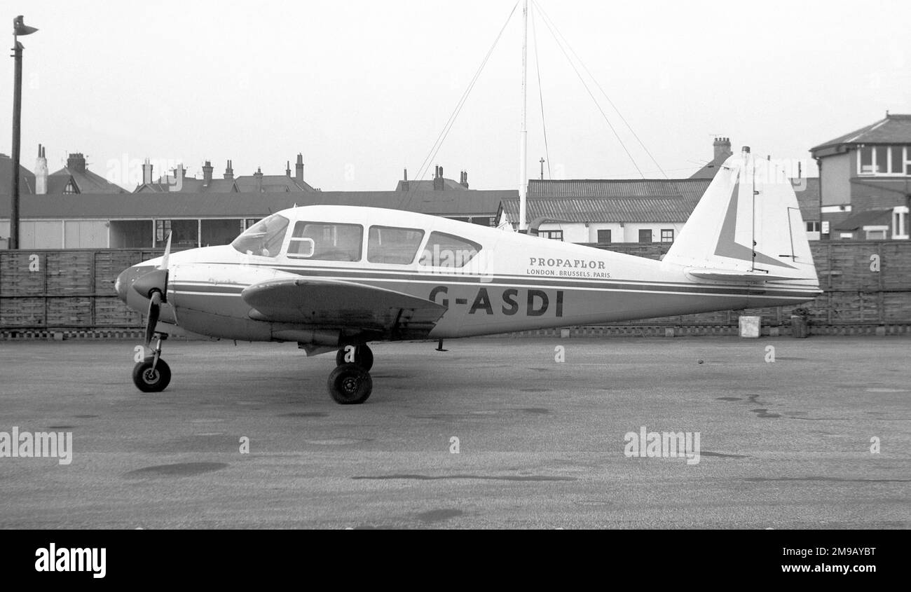 Piper PA-23-160 Apache G-ASDI (msn 23-2046), at Blackpool-Squire's Gate ...