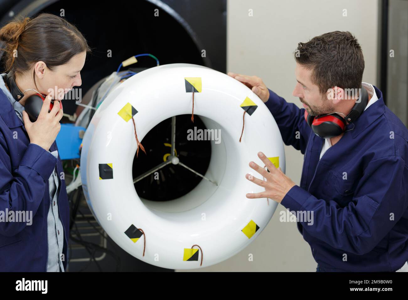 Repairing aircraft hi-res stock photography and images - Alamy