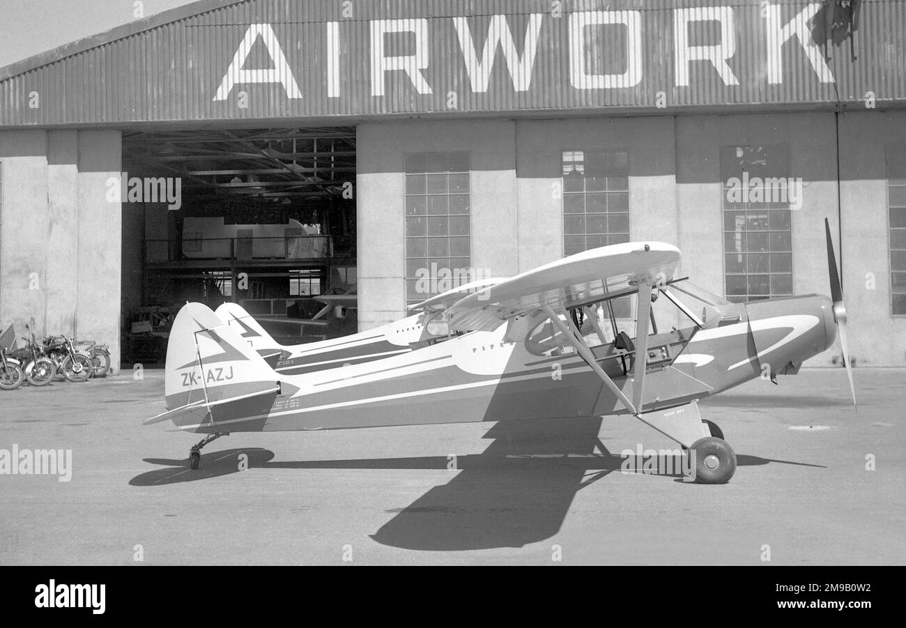 Piper PA-18 Super Cub ZK-AZJ (msn 18-1279), at Christchurch, New ...