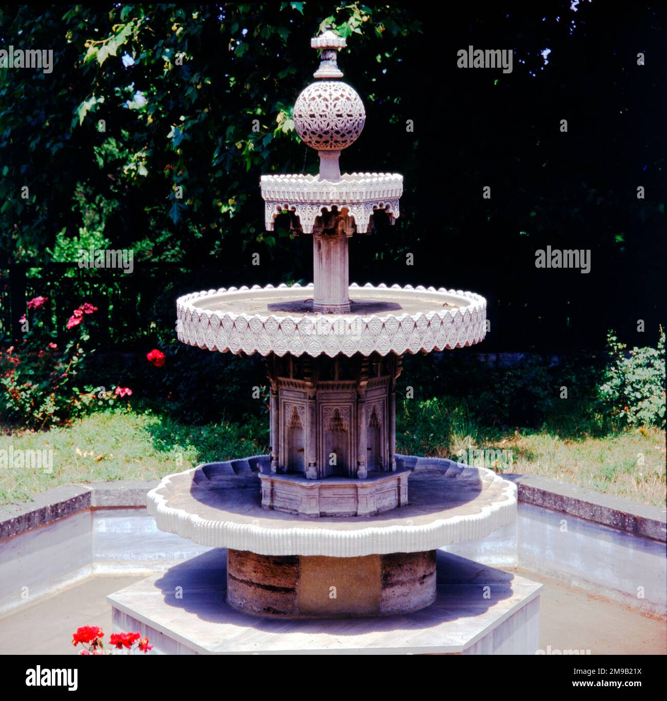The fountain in the grounds of Topkapi Palace, in Istanbul, Turkey ...