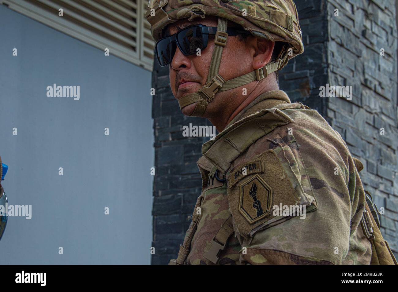 Soldiers from the Headquarter and Headquarters and Charlie Company ...