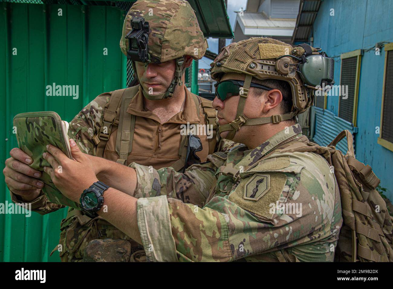 Soldiers from the Headquarter and Headquarters and Charlie Company ...