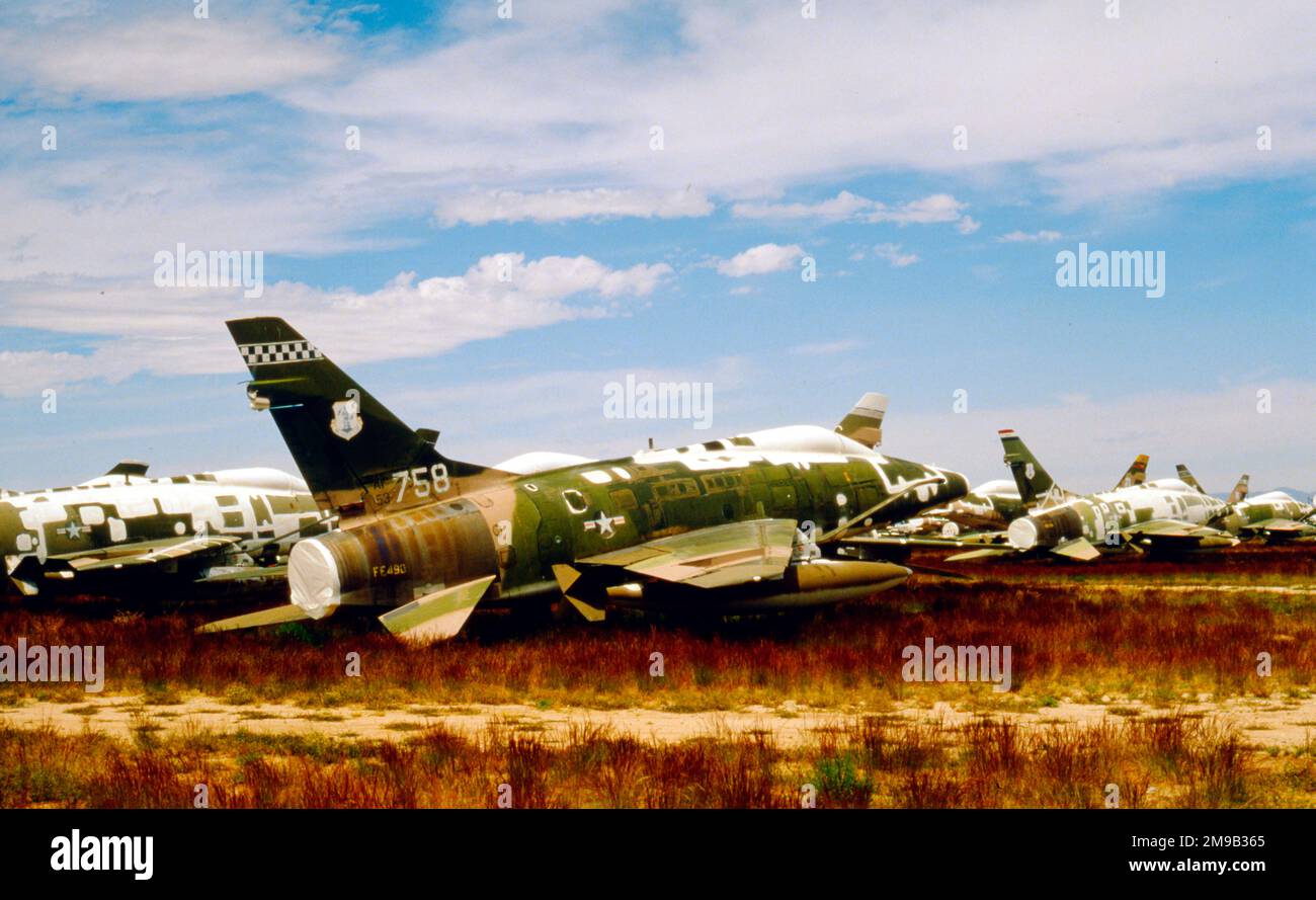 F 100d 30 na hi-res stock photography and images - Alamy
