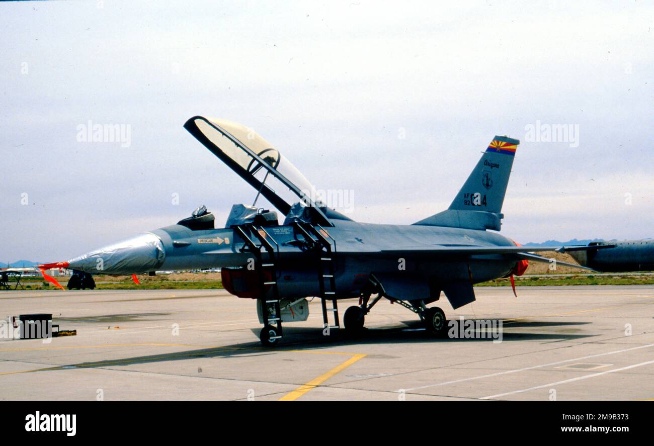 United States Air Force - General Dynamics F-16B Block 15L Fighting ...