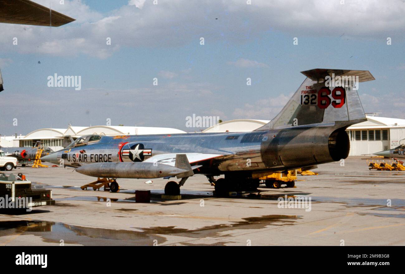 69th hi-res stock photography and images - Alamy