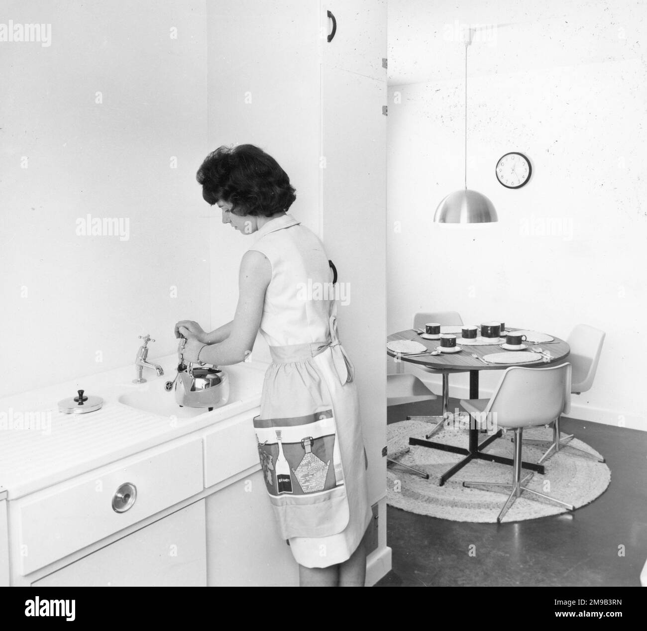1960's kitchen hi-res stock photography and images - Alamy
