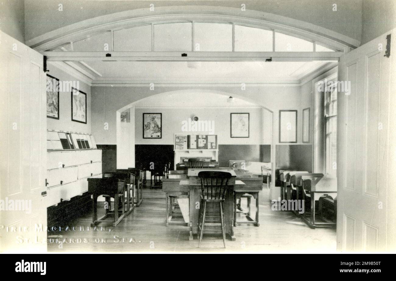 1930s school classroom hi-res stock photography and images - Alamy