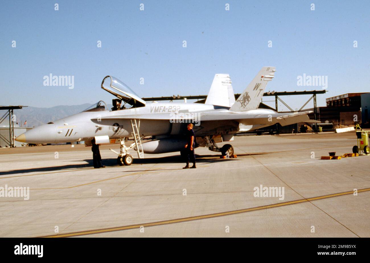 United States Marine Corps - McDonnell Douglas F/A-18C Hornet 163733 ...
