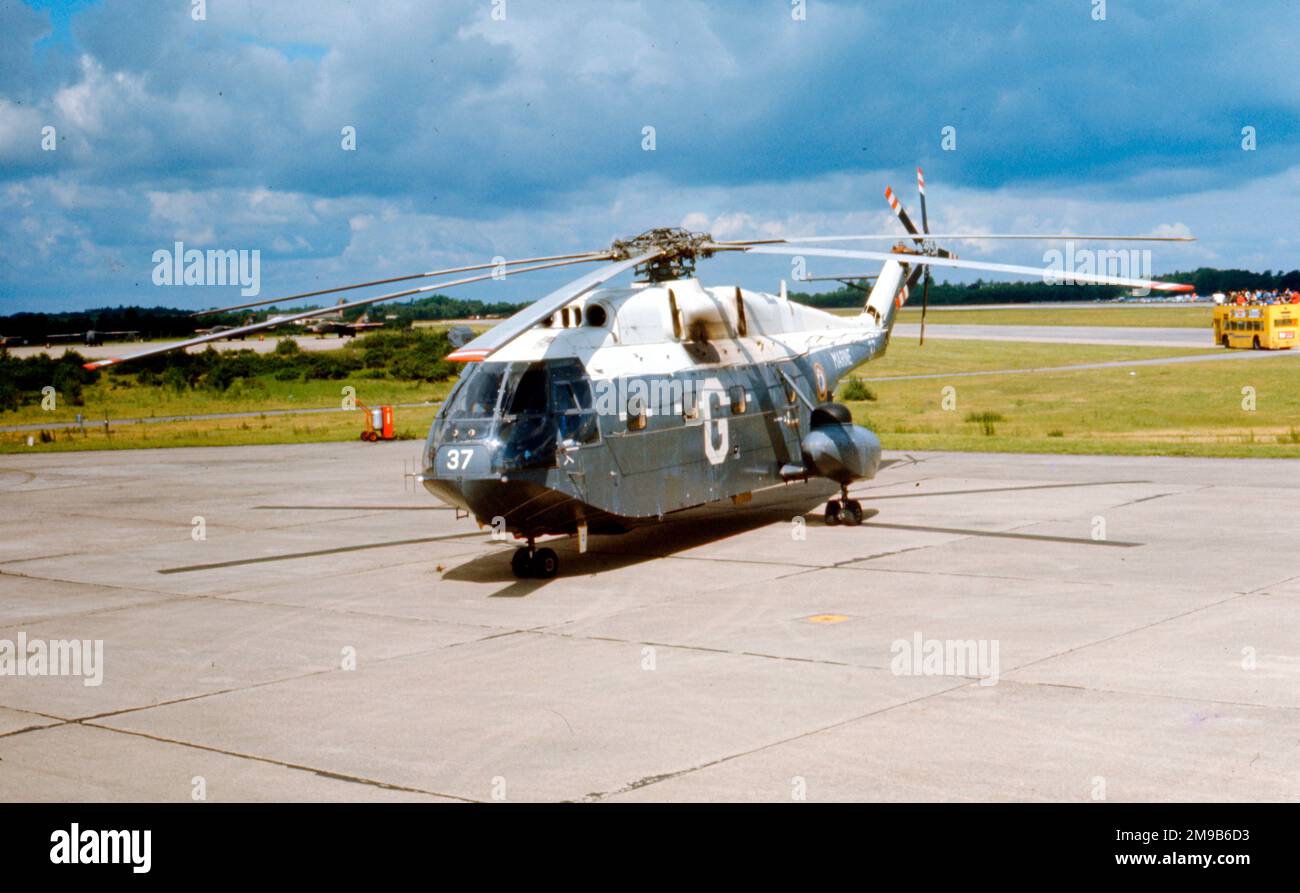 137º hi-res stock photography and images - Alamy
