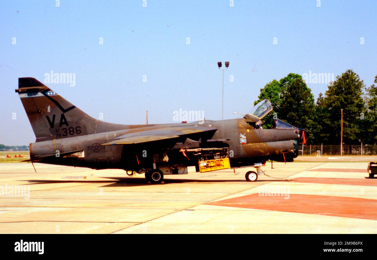Fighter squadron 17 hi-res stock photography and images - Alamy
