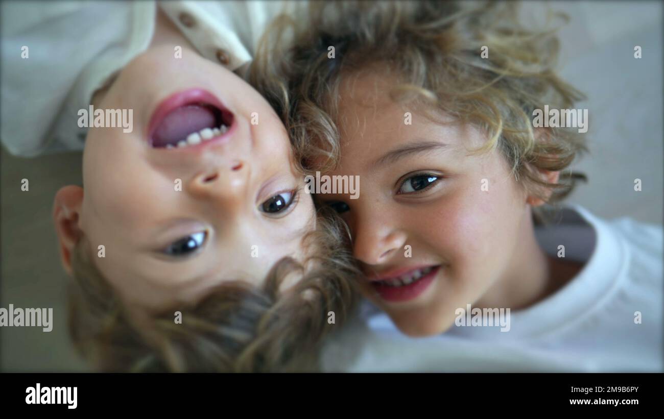 Two kids together, baby brothers siblings blond children2 Stock Photo ...