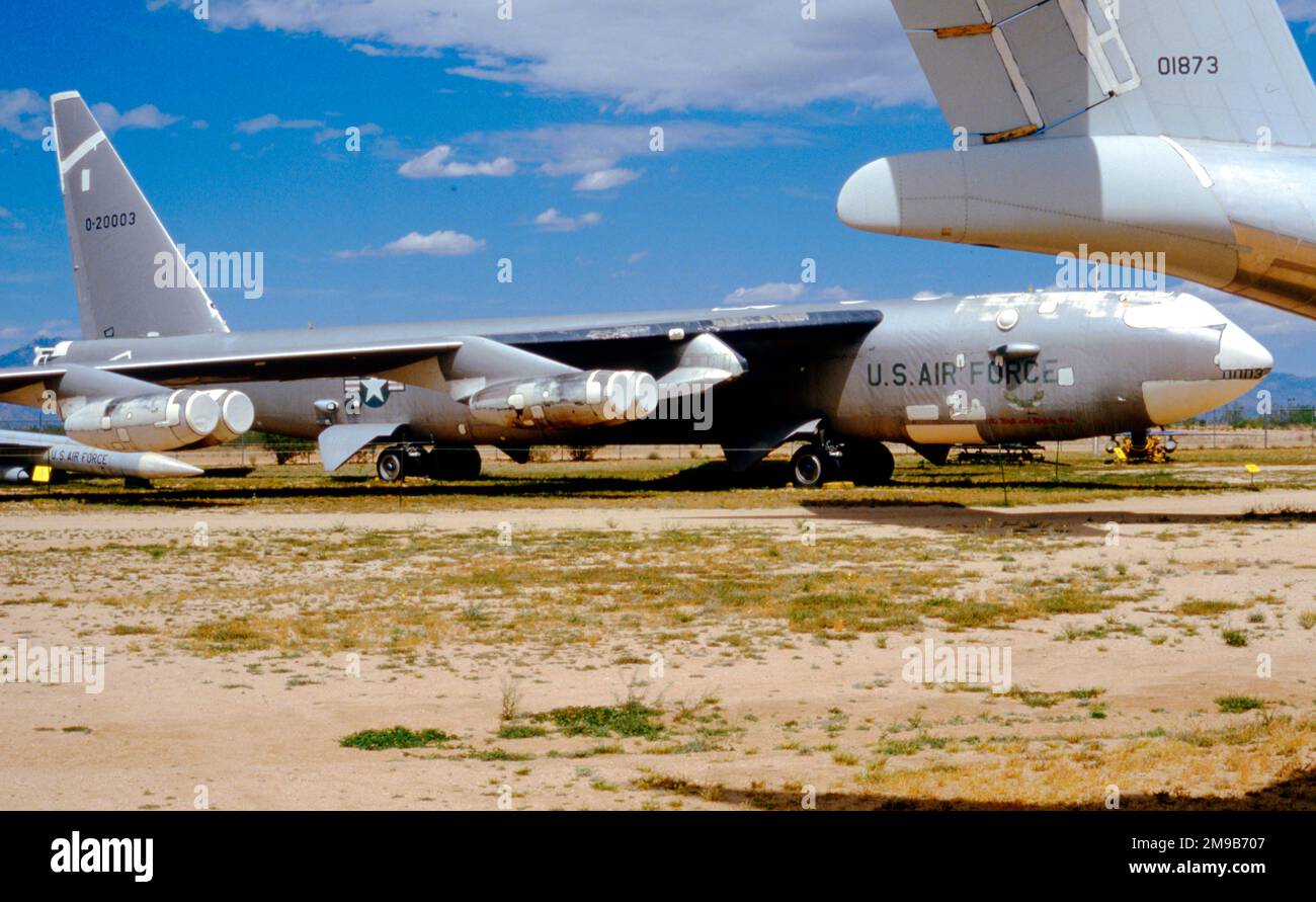 Boeing b 52a stratofortress hi-res stock photography and images - Alamy